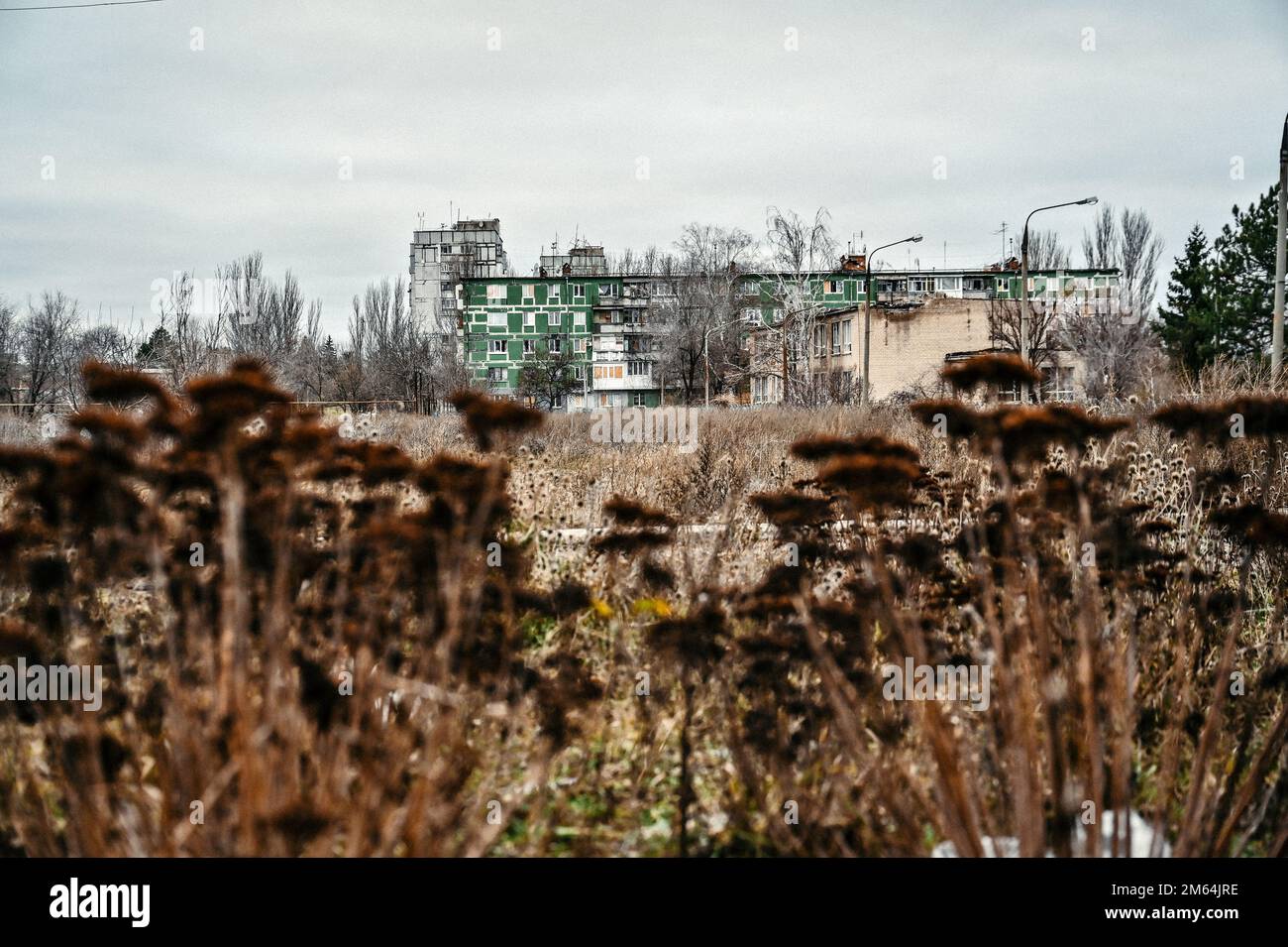 OrikHIV, UKRAINE - 30 DÉCEMBRE 2022 - Un bâtiment détruit lors d ...