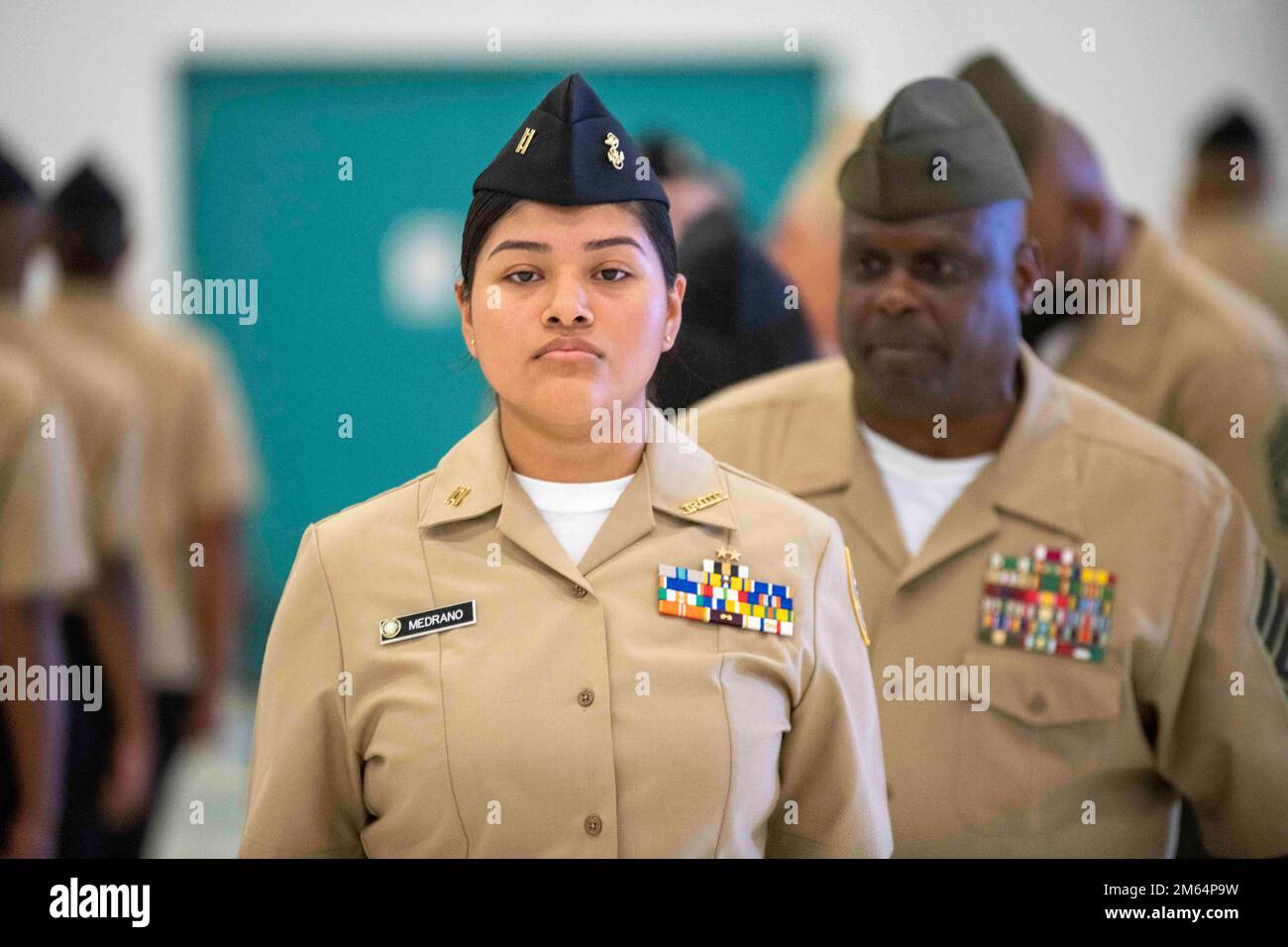 220401-N-PW480-0180 PENSACOLA, FLORIDE (1 avril 2022) – Un cadet du ...