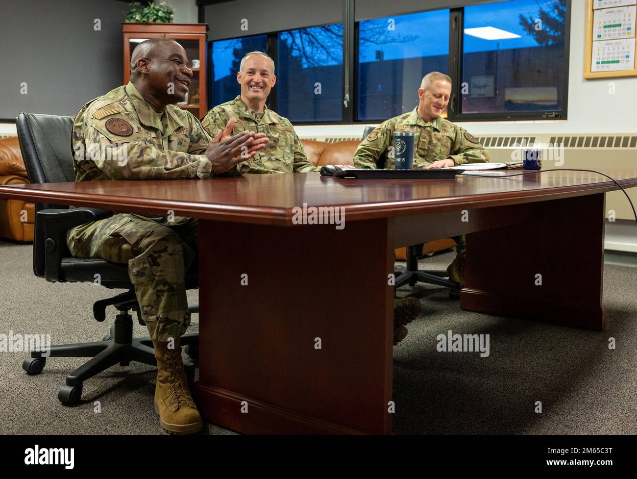 Depuis la gauche : États-Unis Le Sgt Maurice L. Williams, chef de ...