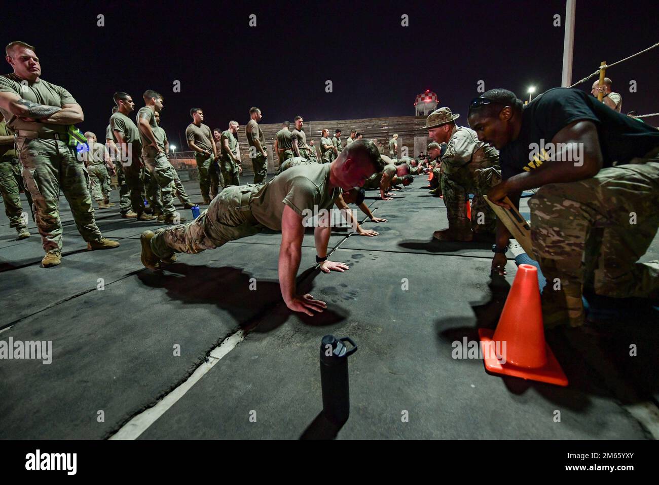 Les membres de la Force opérationnelle interarmées combinée – Corne de ...