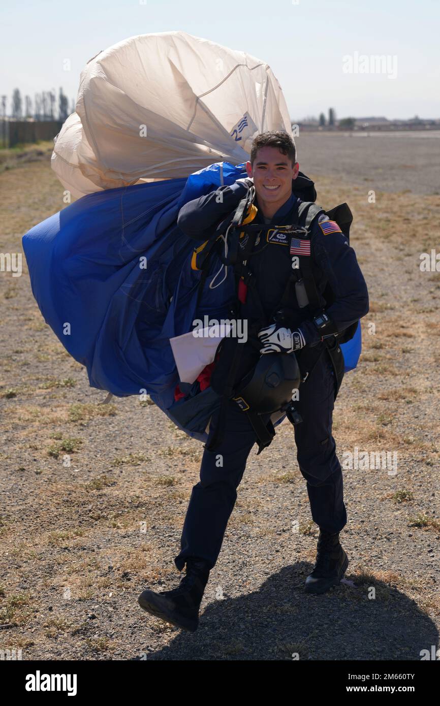 Cadet 1st classe Parker Garrison, États-Unis L’équipe de démonstration ...