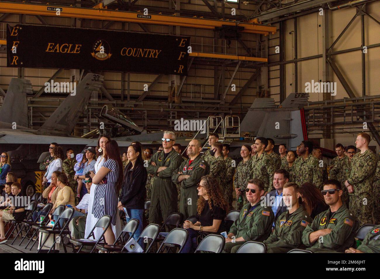 ÉTATS-UNIS Des marins de la Marine et des invités assistent à une ...