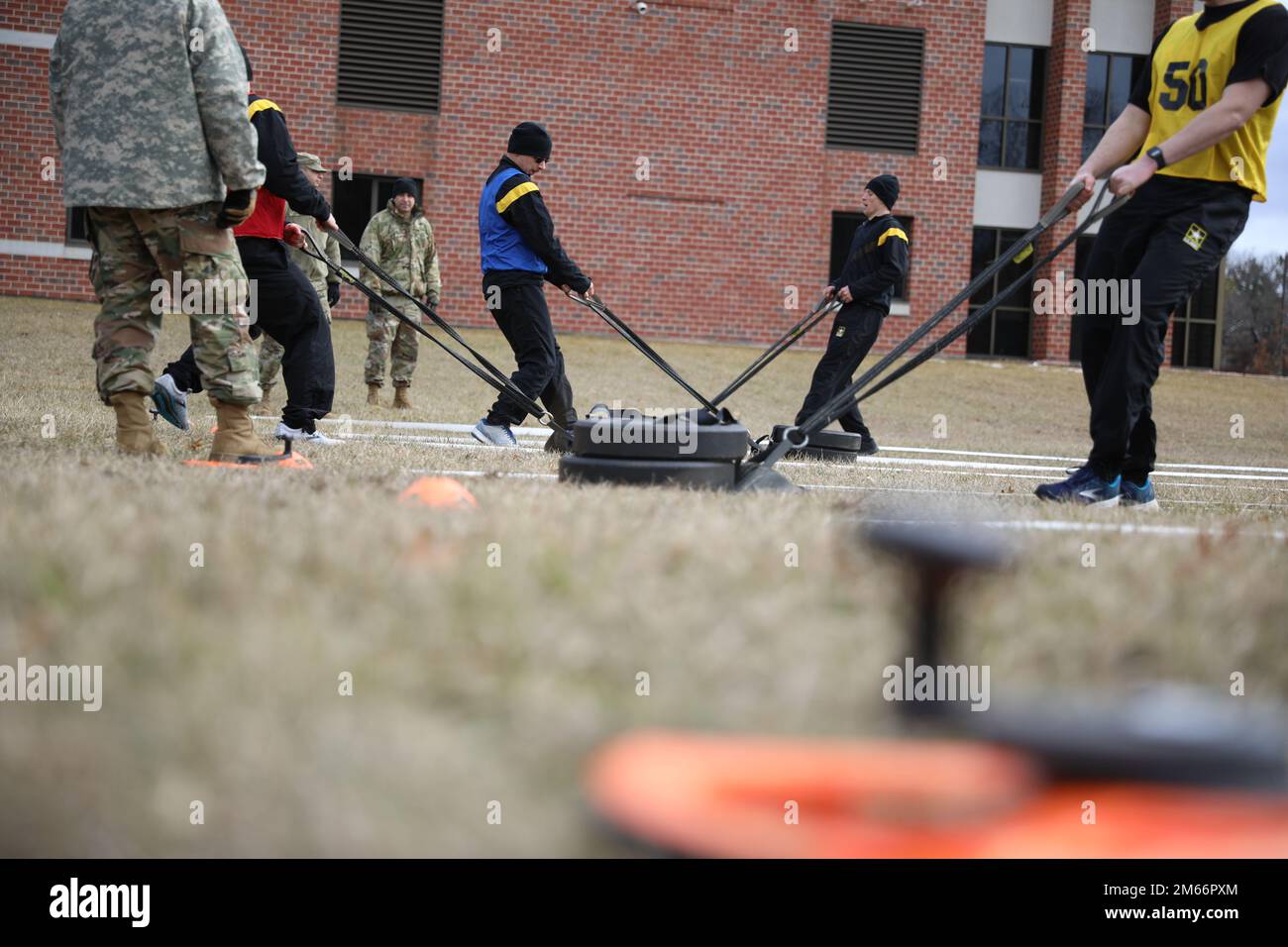 Les soldats participent à un test de condition physique de combat de l ...