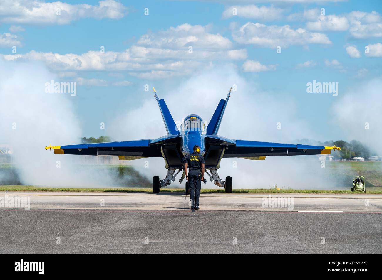 ÉTATS-UNIS Le lieutenant de marine Scott Goossens, pilote des Blue ...