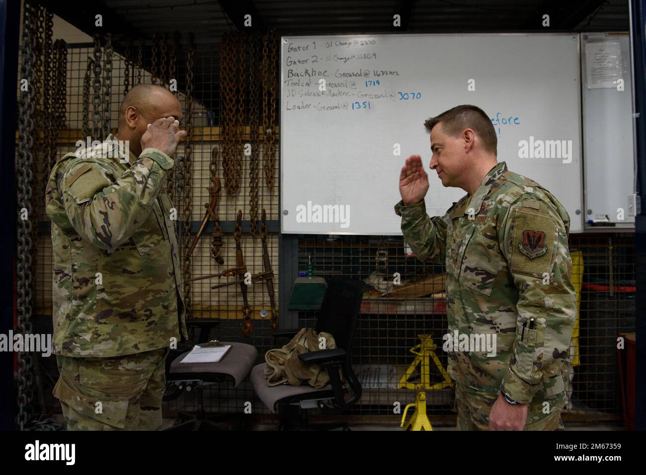 ÉTATS-UNIS Le colonel de la Force aérienne, Shawn Holtz, commandant de ...