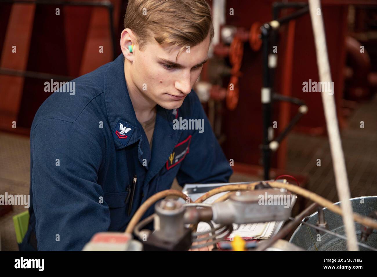 220412-N-CZ759-1019 OCÉAN PACIFIQUE (12 avril 2022) – classe du ...