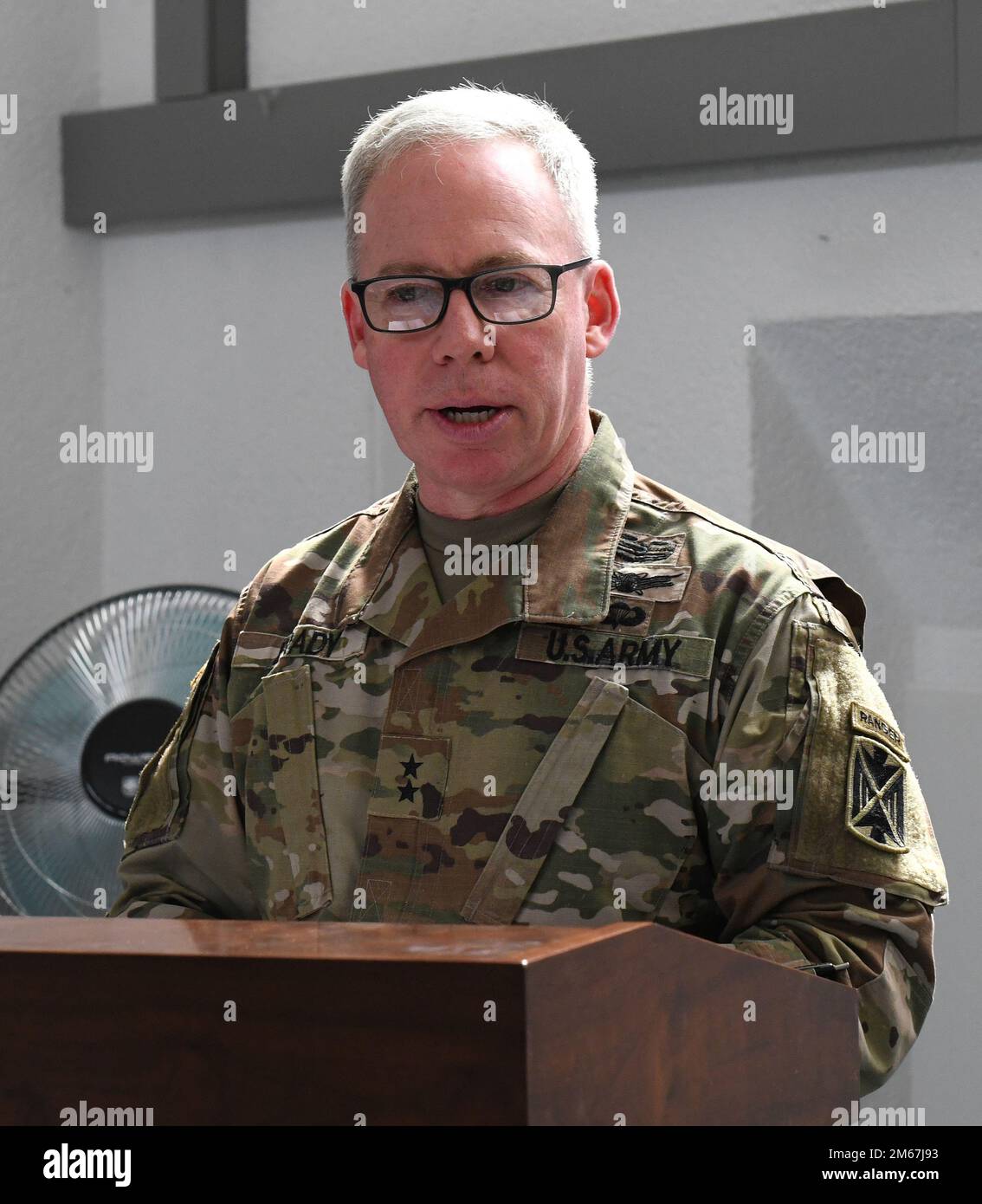ÉTATS-UNIS Le général de division Gregory Brady, commandant du ...