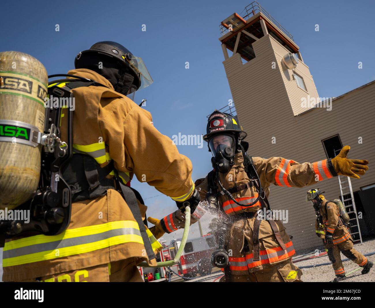 Structural firefighter training Banque de photographies et d’images à ...