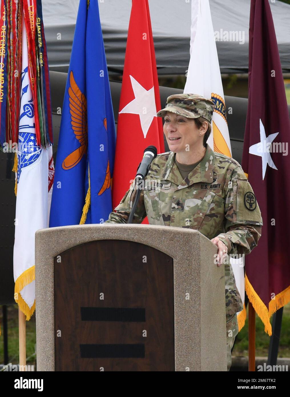 Brig. Général Paula C. Lodi, commandant adjoint (soutien), États-Unis ...