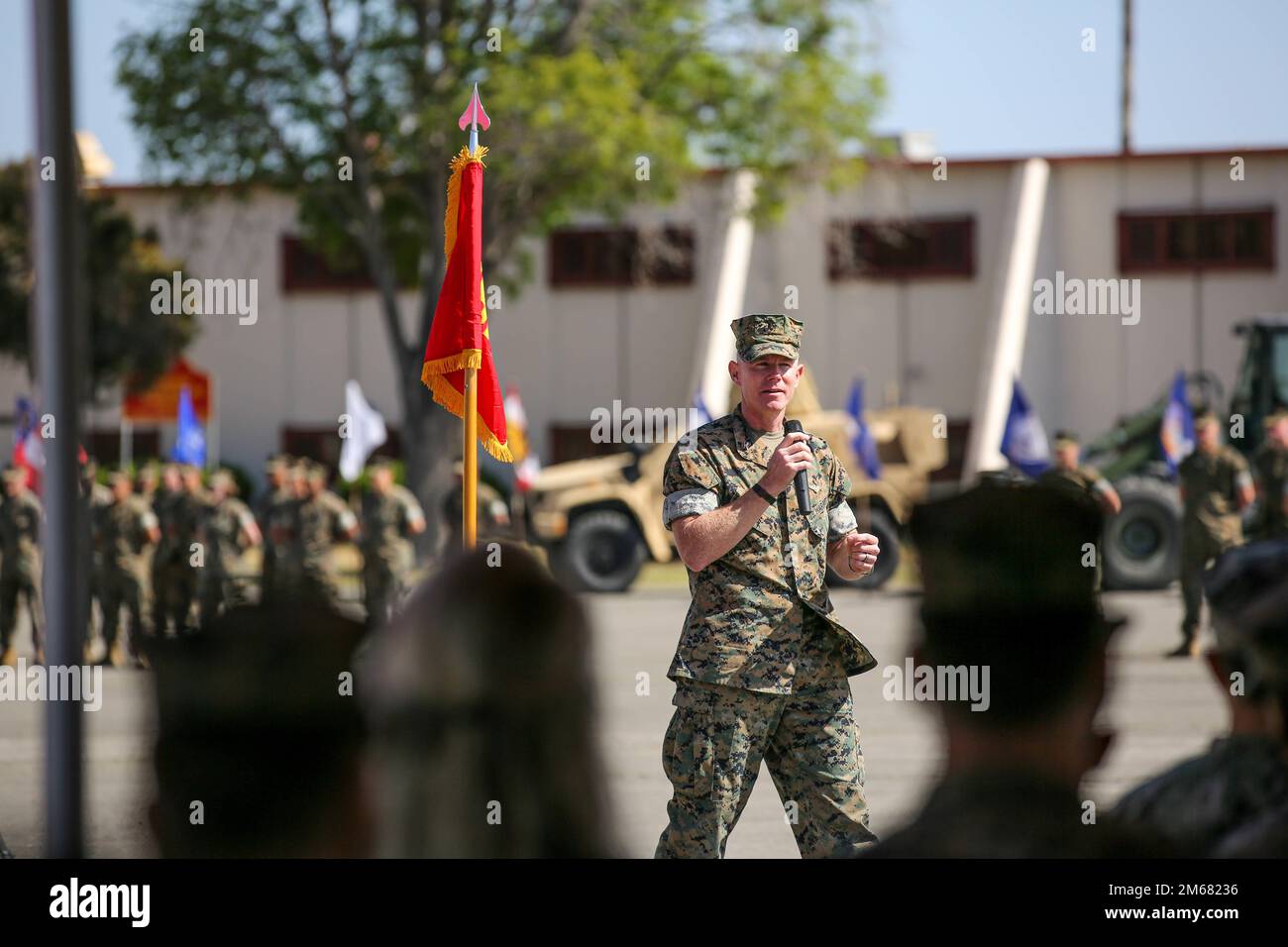 ÉTATS-UNIS Le colonel Samuel L. Meyer, commandant de l'unité ...