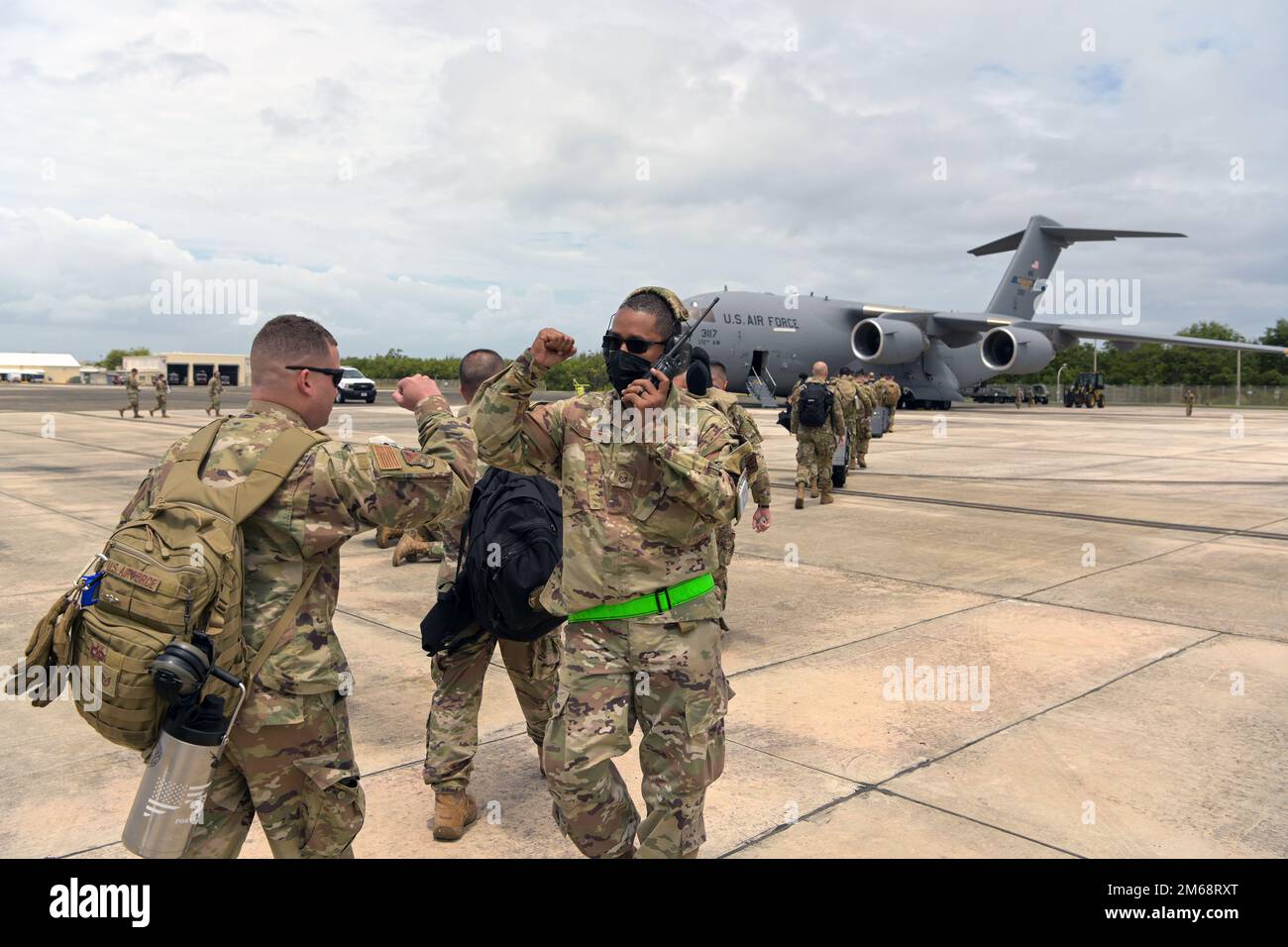 ÉTATS-UNIS Les aviateurs de la Force aérienne, avec le groupe d ...
