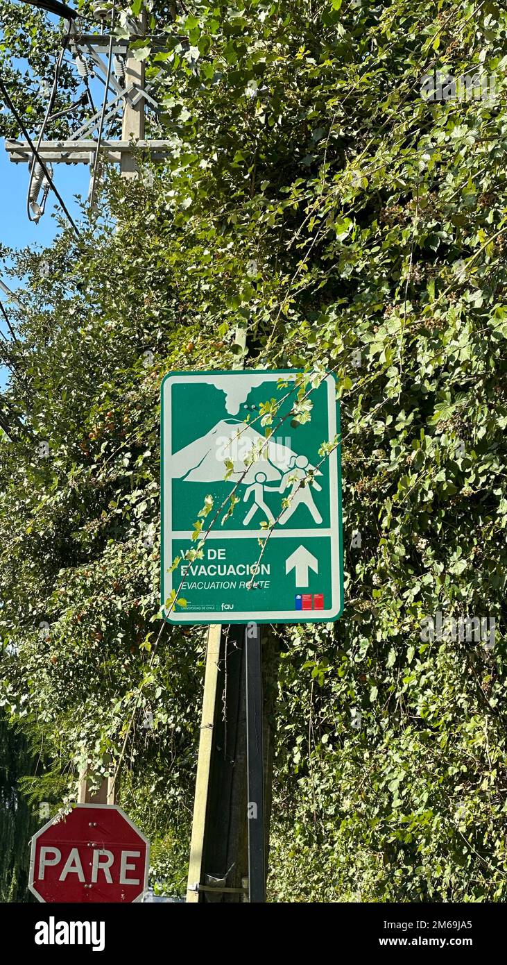 Volcano evacuation sign Banque de photographies et d’images à haute ...