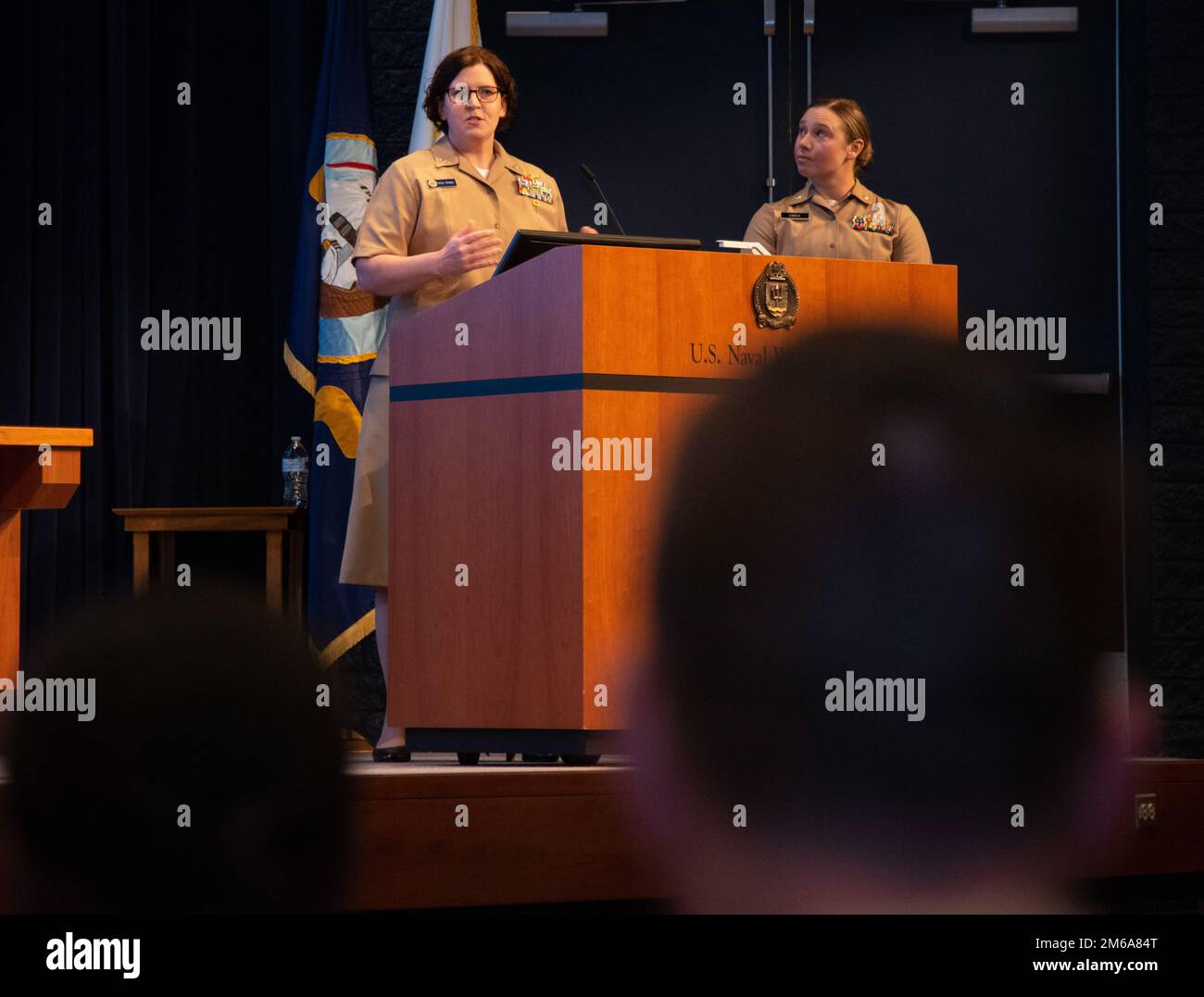 NEWPORT, R.I. (21 avril 2022) Capt Trish Cronau, dirigeant, Centre d ...