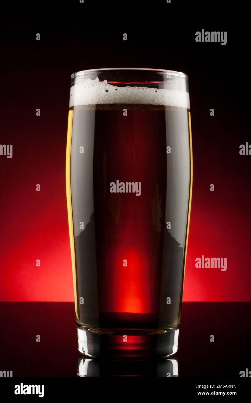 Beer bubble Banque de photographies et d’images à haute résolution - Alamy