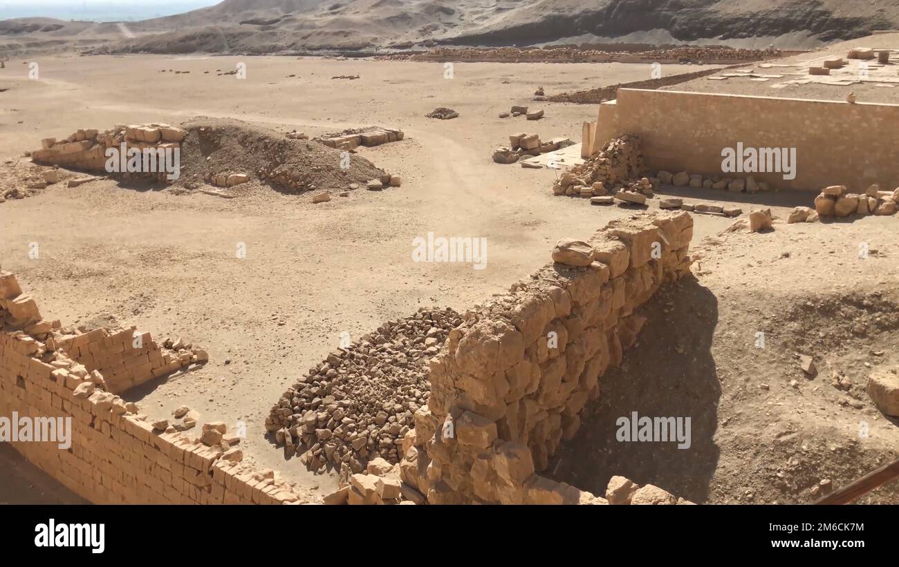 Les bâtiments et les colonnes de mégalithes de l'Égypte ancienne. Les ...