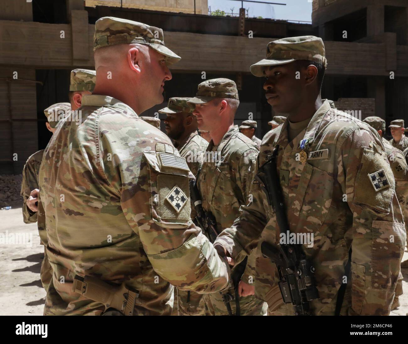 Le lieutenant-colonel Gregory Polk, commandant de la Force ...