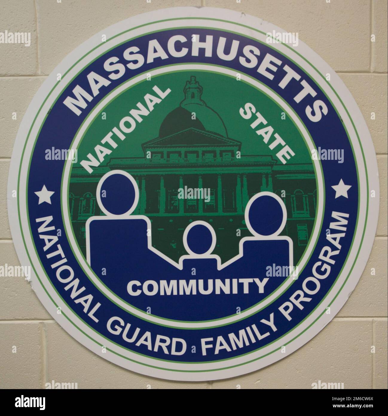 WELLESLEY, Massachusetts -- le logo est accroché au Bureau du Programme ...