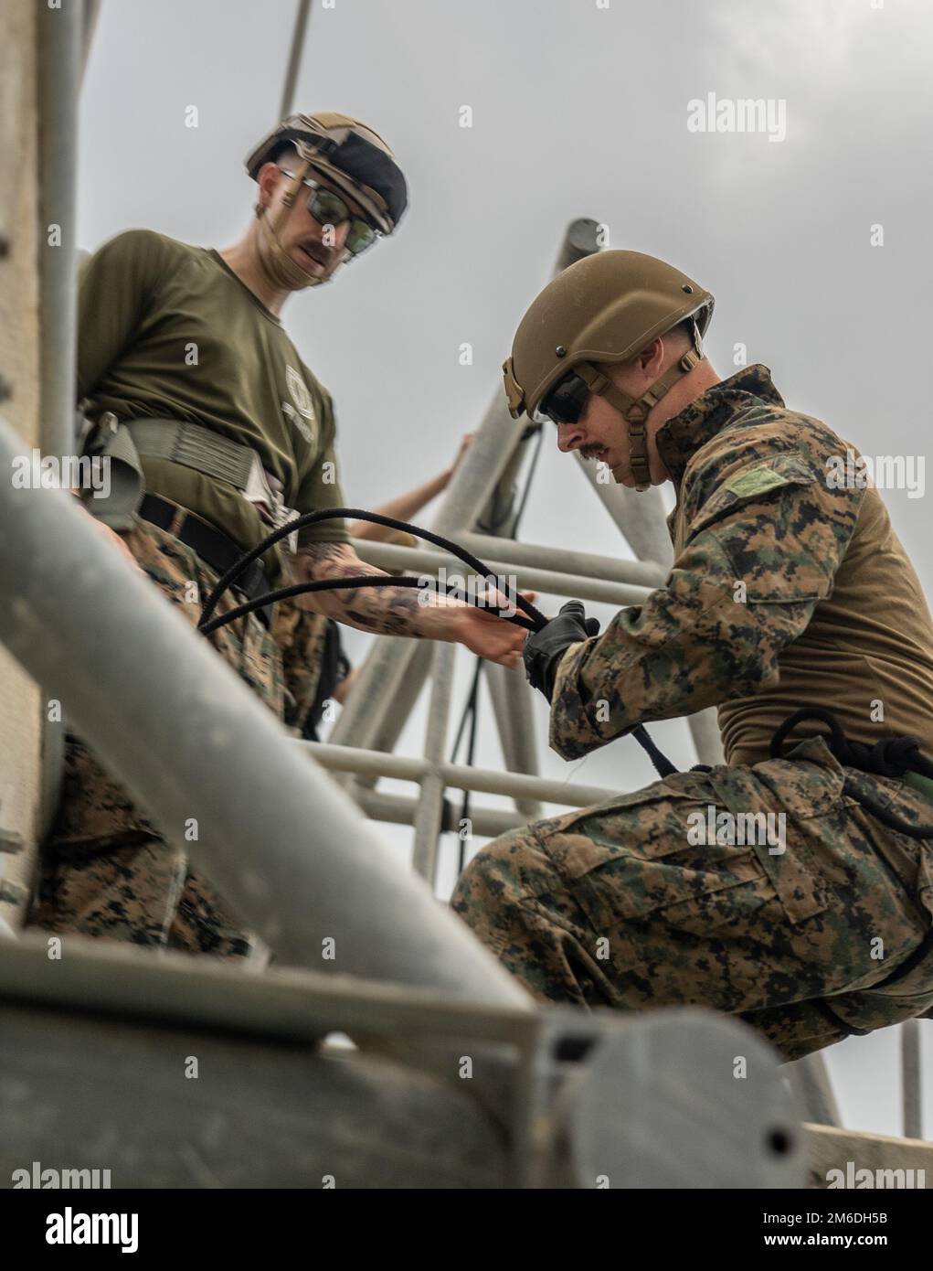 ÉTATS-UNIS Le Sgt. Alex Woolverton, technicien en élimination des ...
