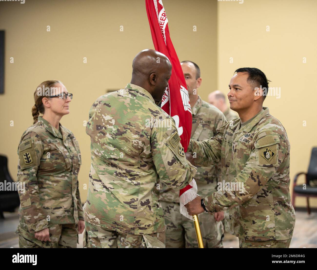 Le Sgt Jun Tomagan, conseiller principal du district expéditionnaire ...
