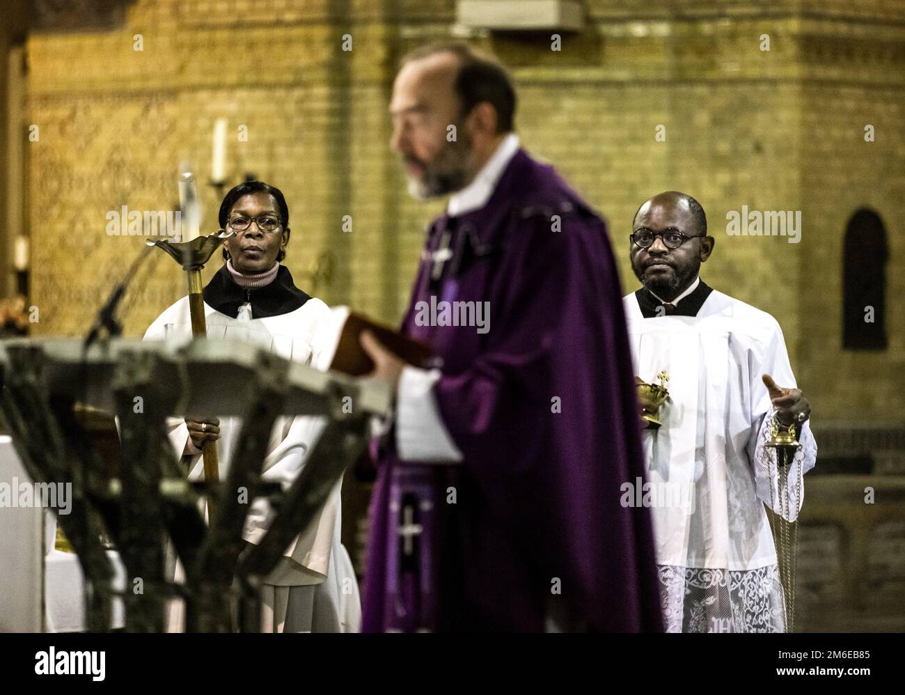 ROTTERDAM - 04/11/2023, Un service commémoratif pour le Pape émérite ...