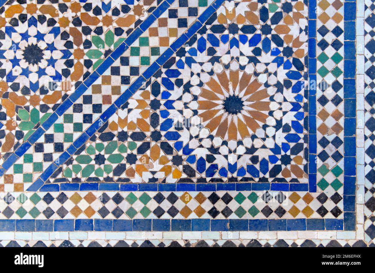 Gros plans de mosaïques de Zellige (ou Zellij) au Palais Bahia de ...