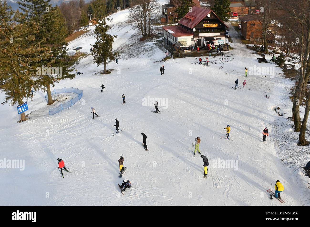 La station de ski internationale Snow Paradise à Velka Raca, le sommet ...