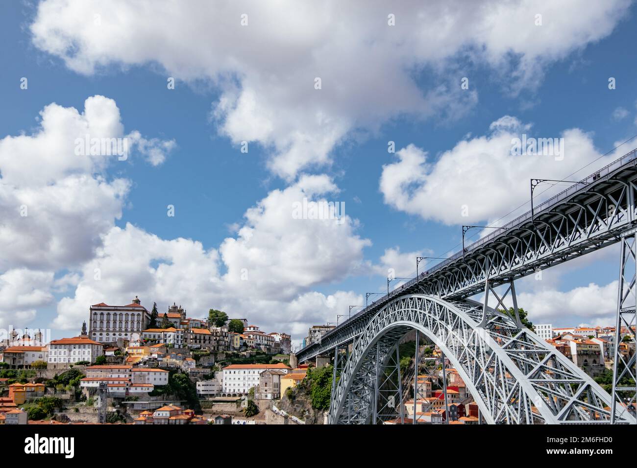 Pont Dom LuÃ­s I - pont à double pont en métal qui traverse le Douro ...