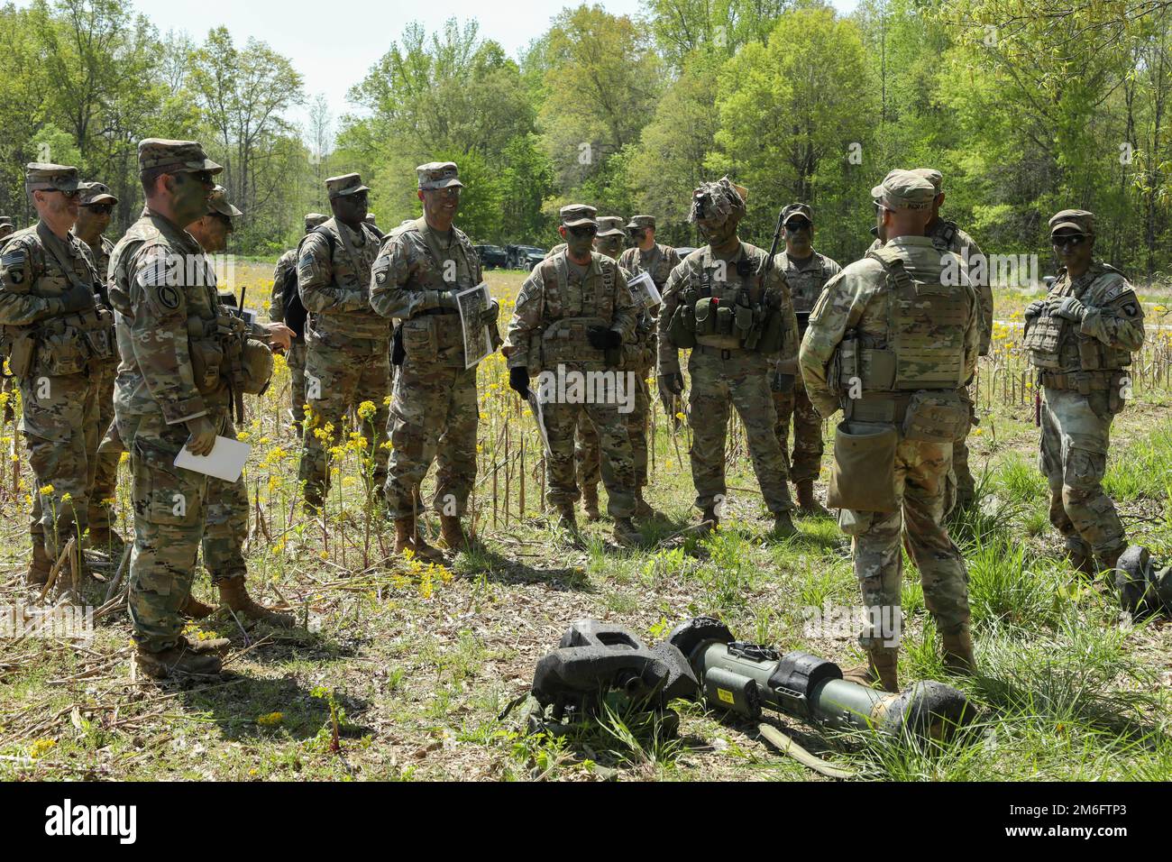 Commandant des forces (FORSCOM) le sergent de commandement Todd Sims ...