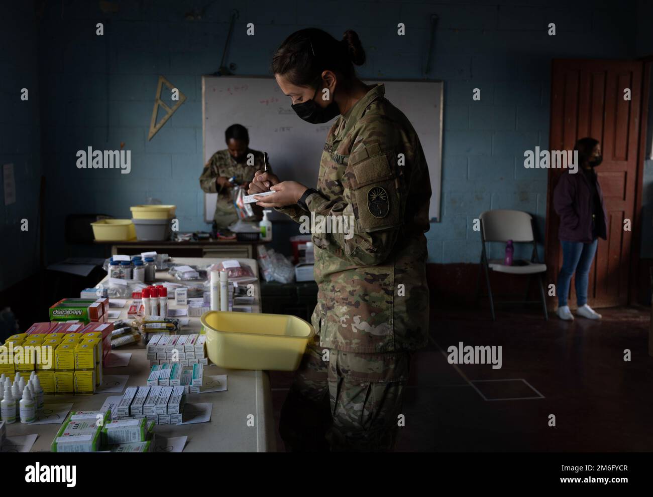 ÉTATS-UNIS Armée 1st le lieutenant Ashley Kaestner, adjoint à la ...