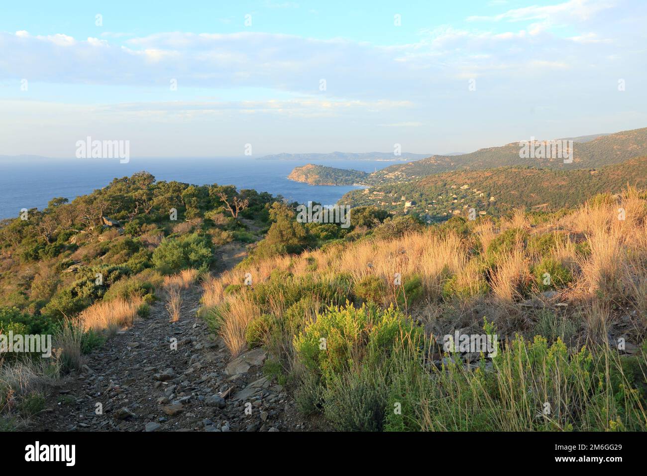 Cap negre Banque de photographies et d’images à haute résolution - Alamy