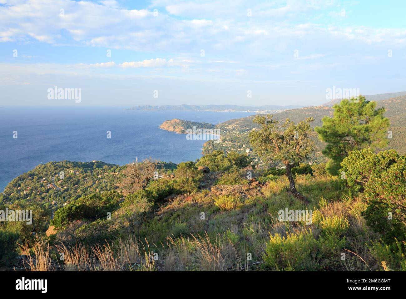 Cap negre Banque de photographies et d’images à haute résolution - Alamy