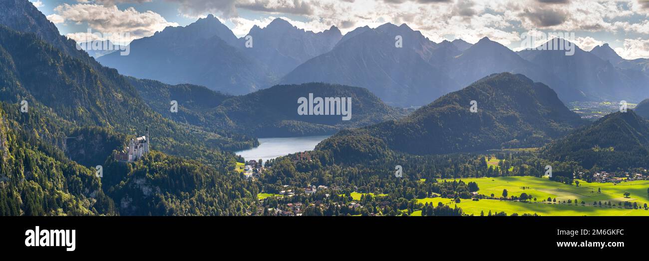 Neuschwanstein castle and lake alpsee Banque de photographies et d ...