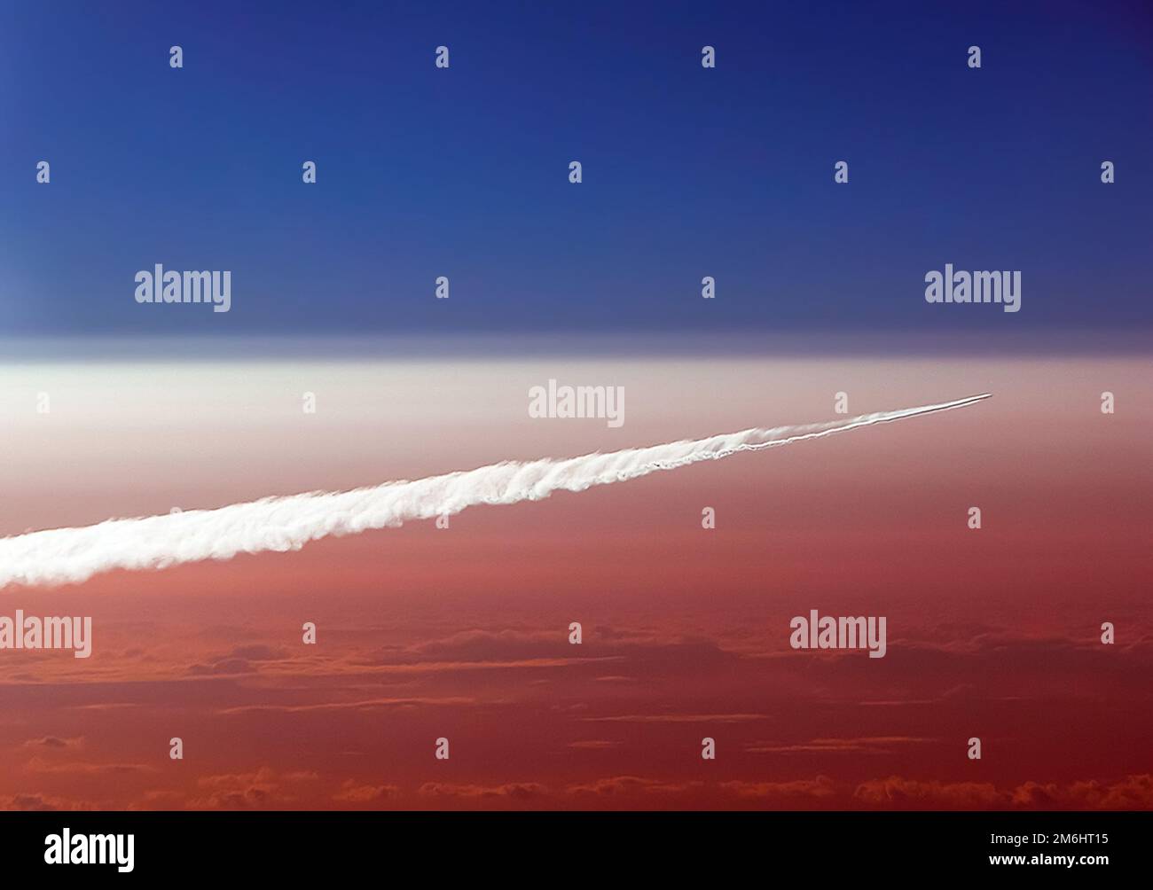 Trainée condensation navires Banque de photographies et d’images à ...