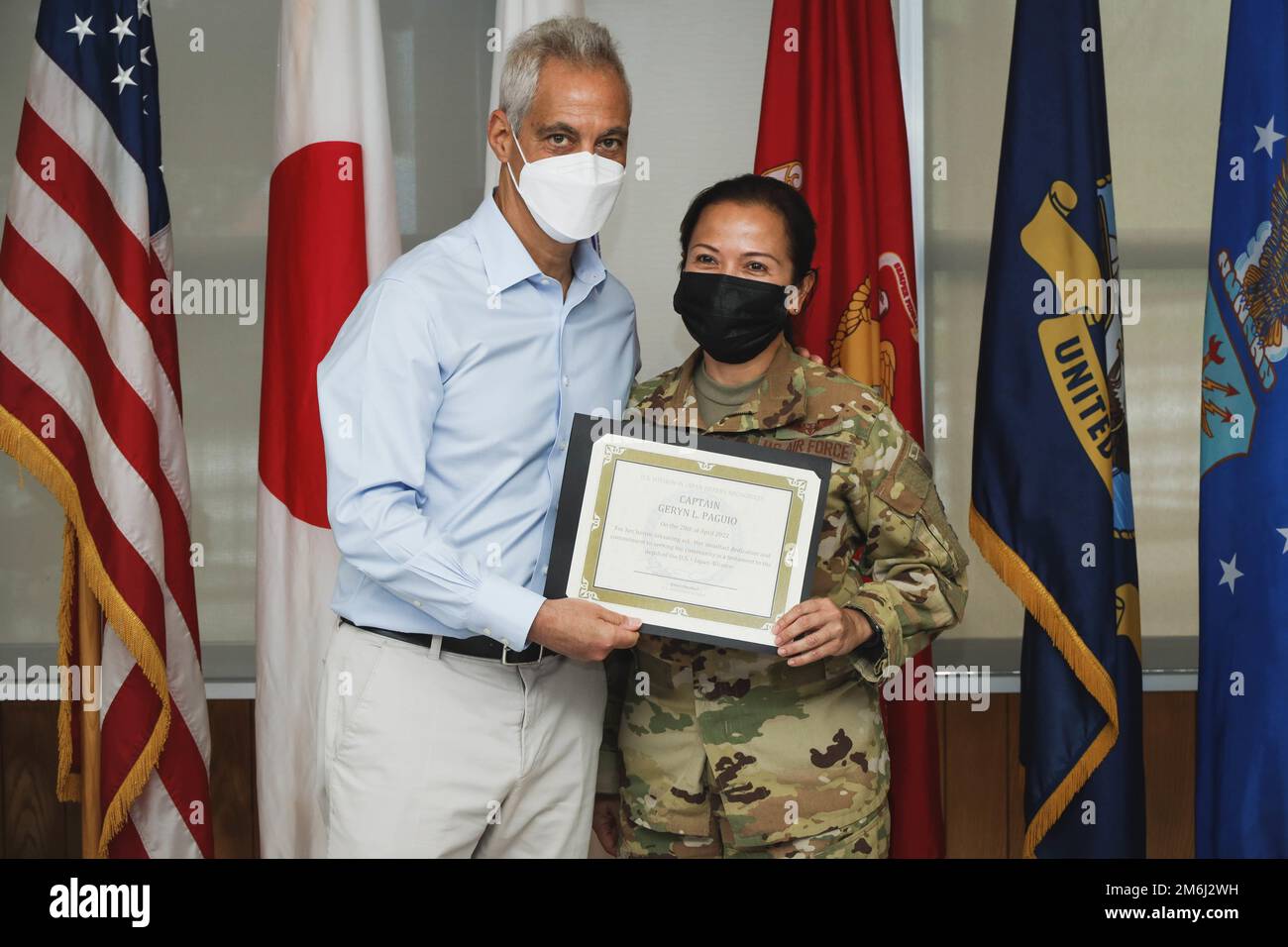 Rahm Emanuel, l'ambassadeur des États-Unis au Japon, récompense les ...