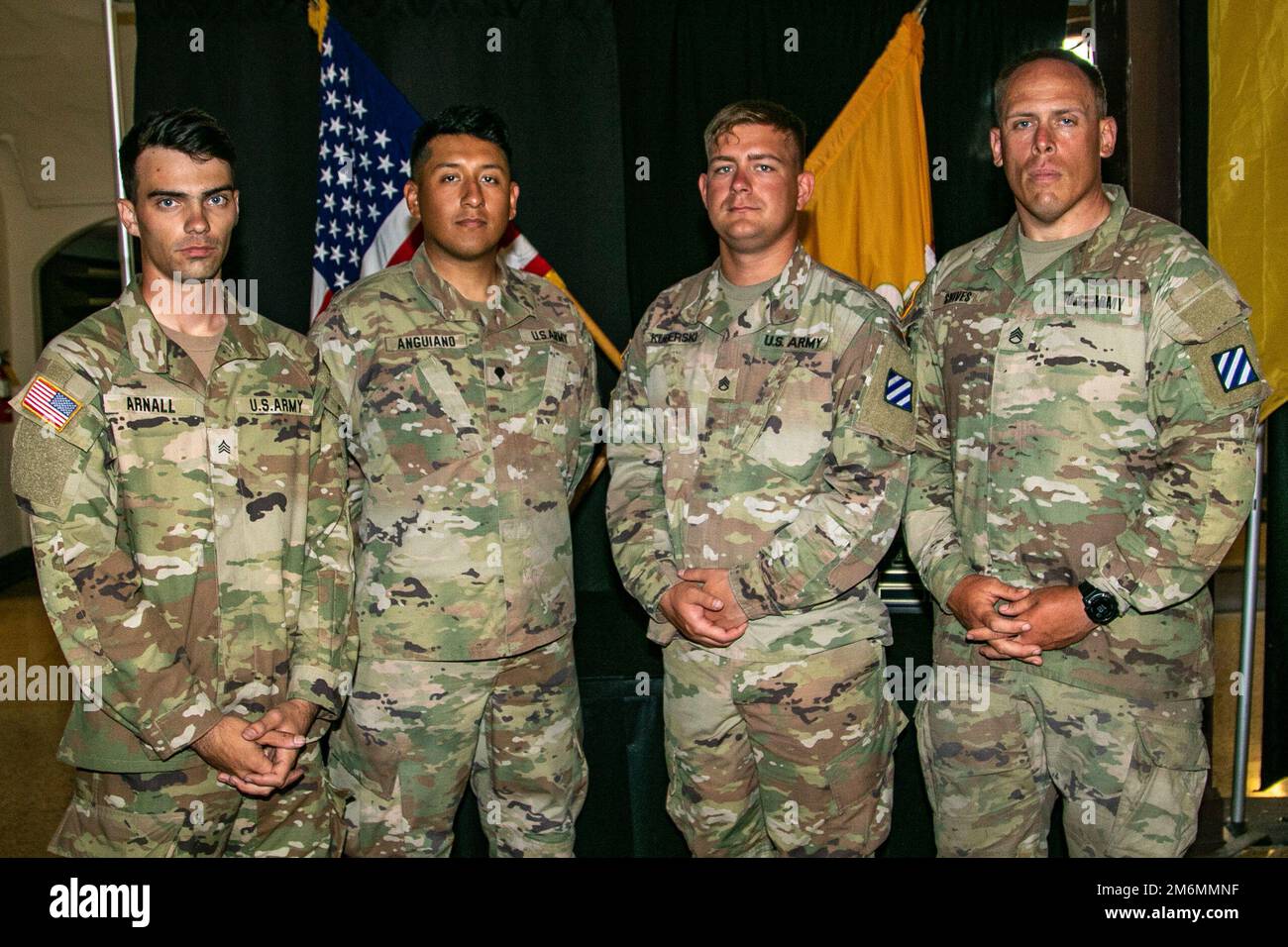 Sergent Grant Arnall, SPC. Alejandro Anguiano, Sergent d'état-major ...