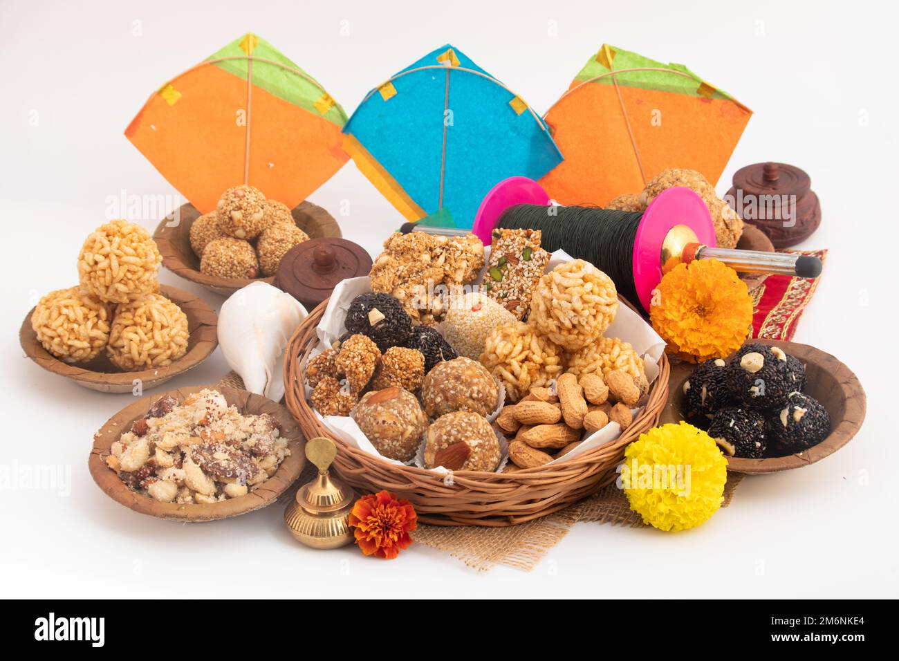 Tilgul, Til Mithai, Gajak, Chikki, Tilkut, Patang, Firki et Peanuts ...