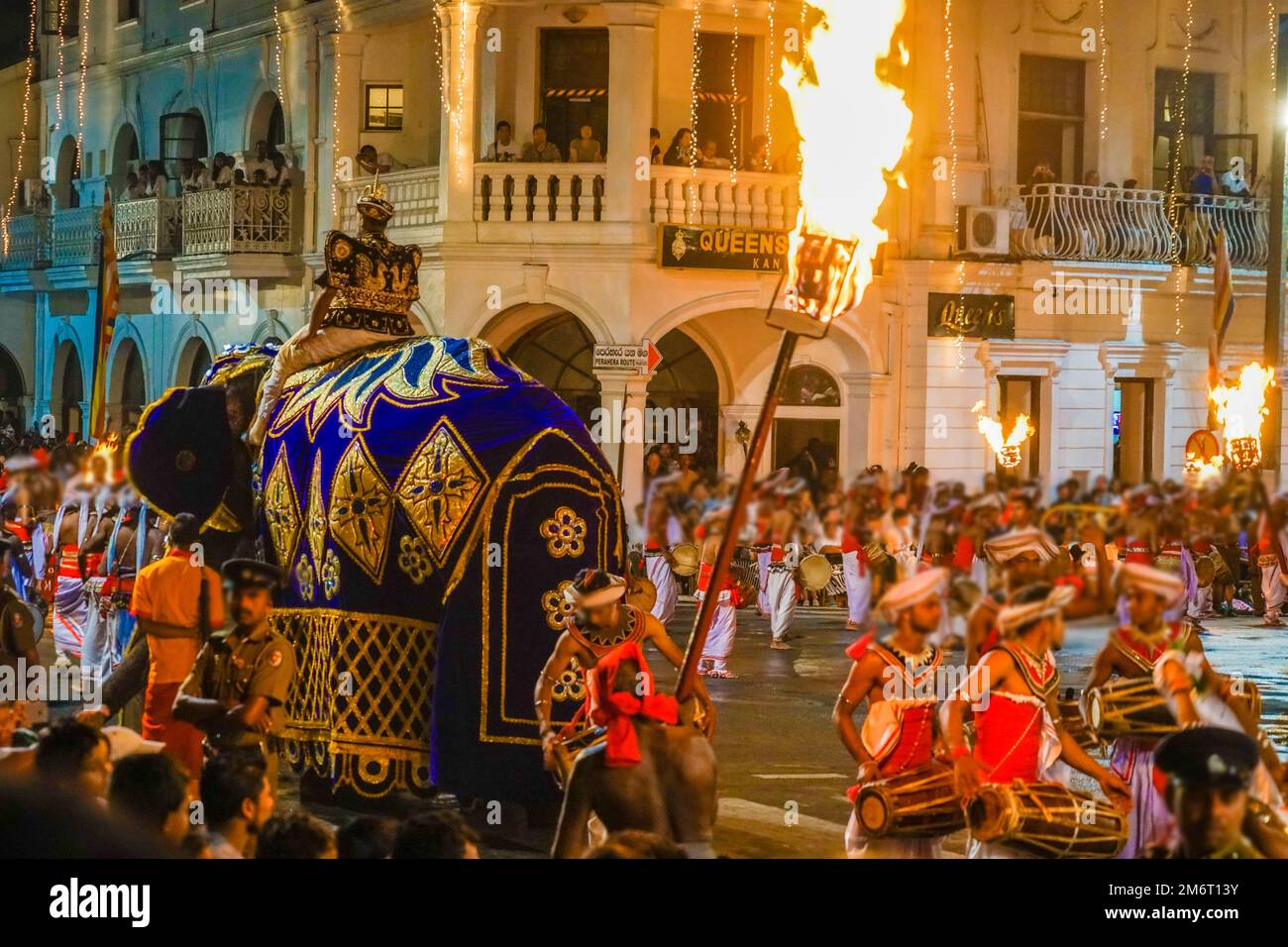 Perahera sri lanka elephant Banque de photographies et d’images à haute ...