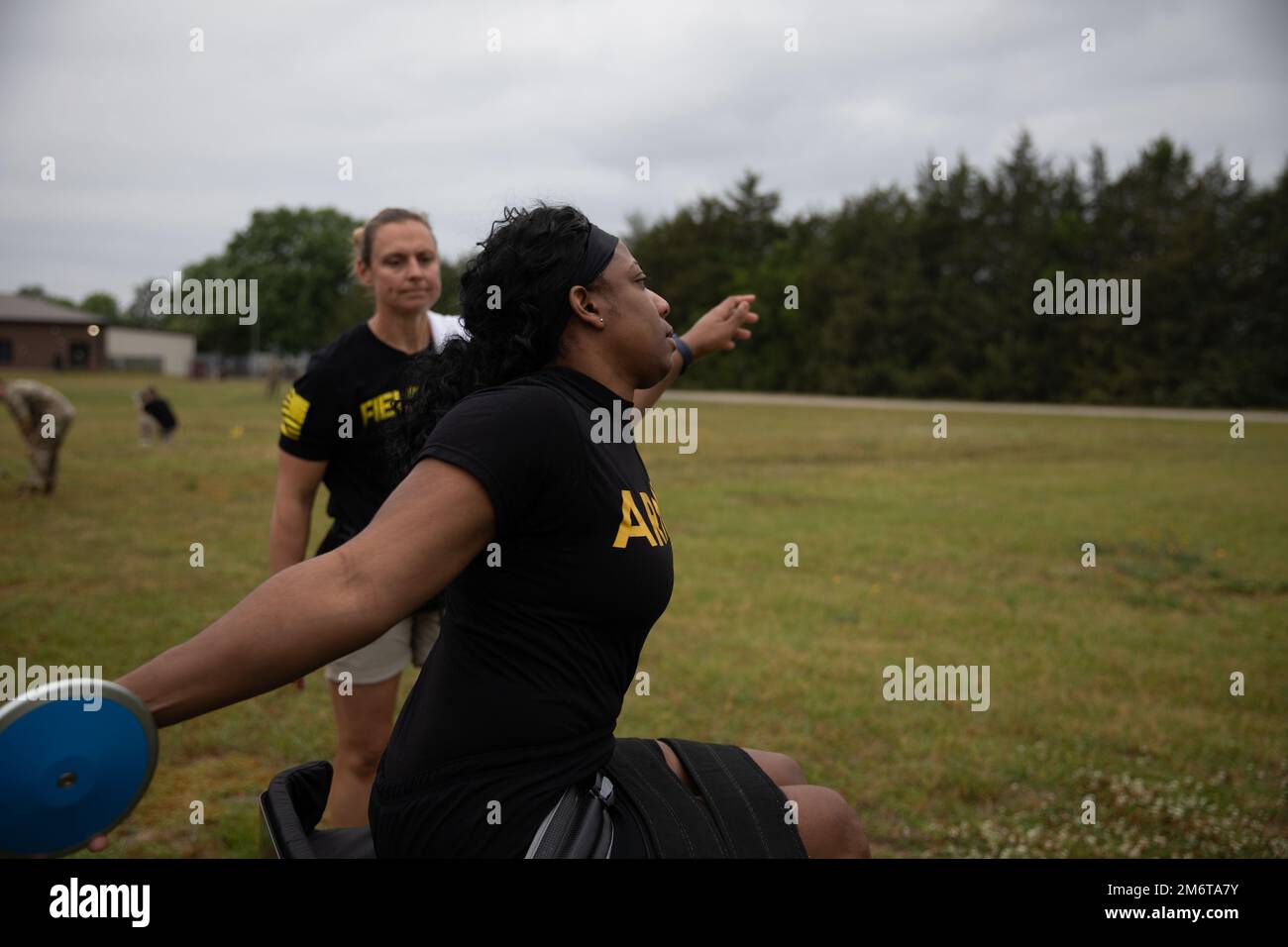 ÉTATS-UNIS Corine Hamilton lance un discus lors d'un événement sur ...