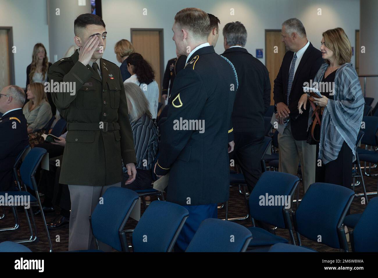 Boise State University Army le cadet Kyle Brown du ROTC explique la ...