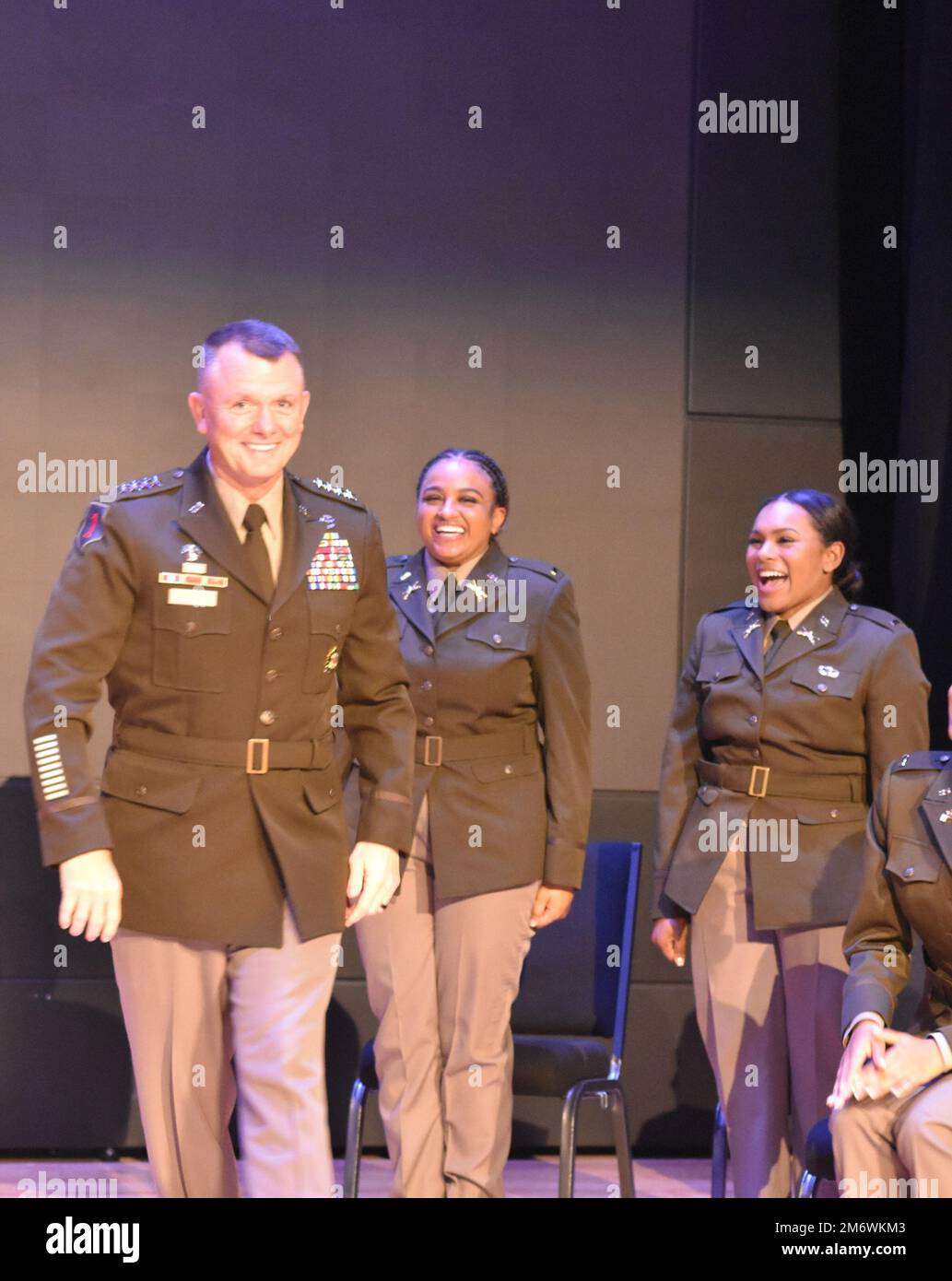 Le général Paul E. Funk II, commandant du TRADOC et nouvellement nommé ...