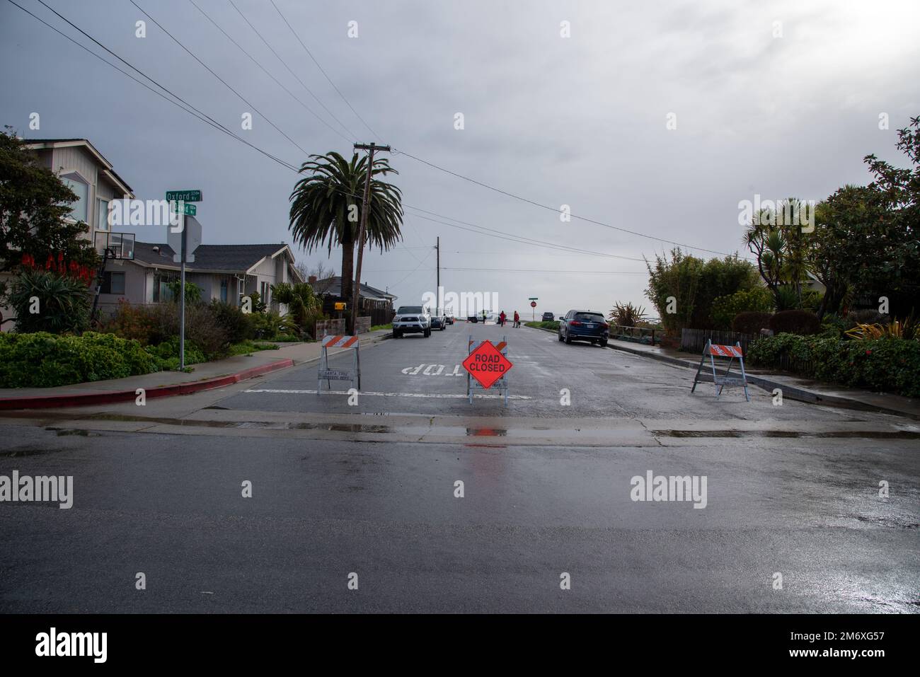 Le cyclone de la bombe cause une tempête grave, des dégâts causés par ...