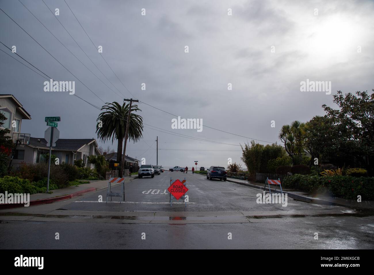 Le cyclone de la bombe cause une tempête grave, des dégâts causés par ...
