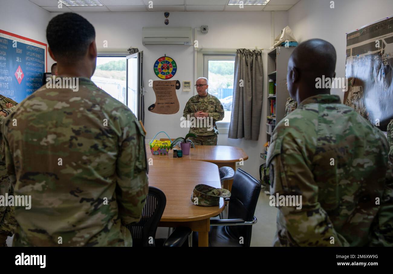 ÉTATS-UNIS Le chirurgien du Commandement des Forces armées Brig. Le ...
