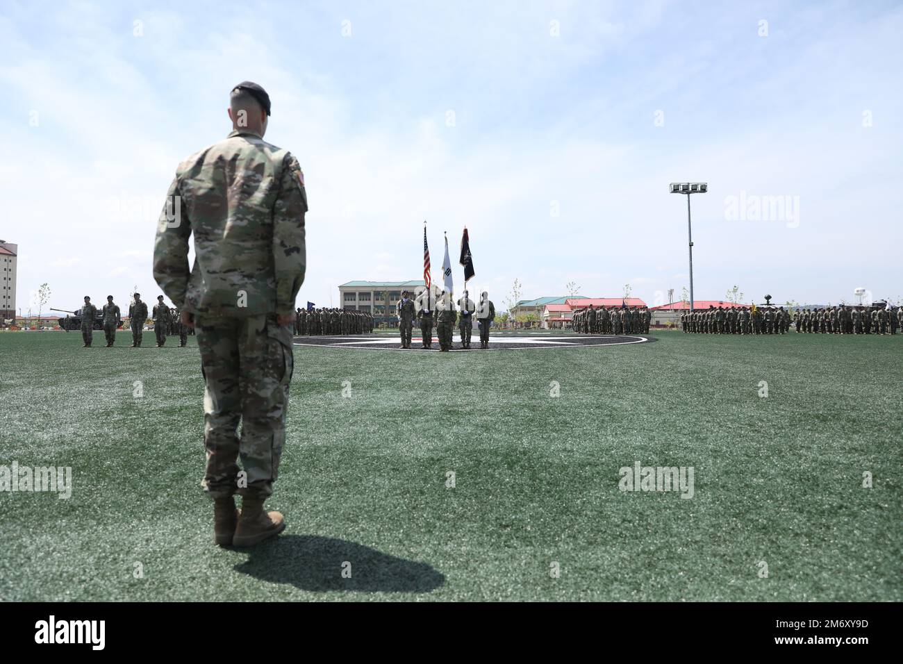 Lieutenant-colonel Geoffrey Lynch, commandant, 1st Bataillon, 36th ...
