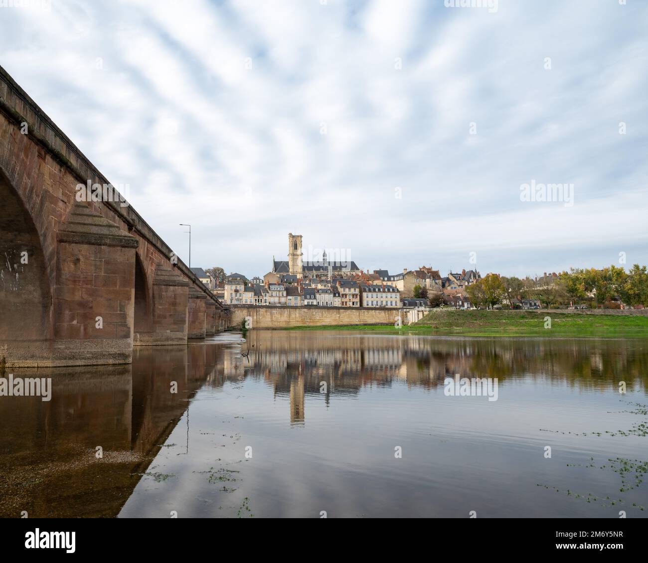Plan large de la ville de nevers Banque de photographies et d’images à ...