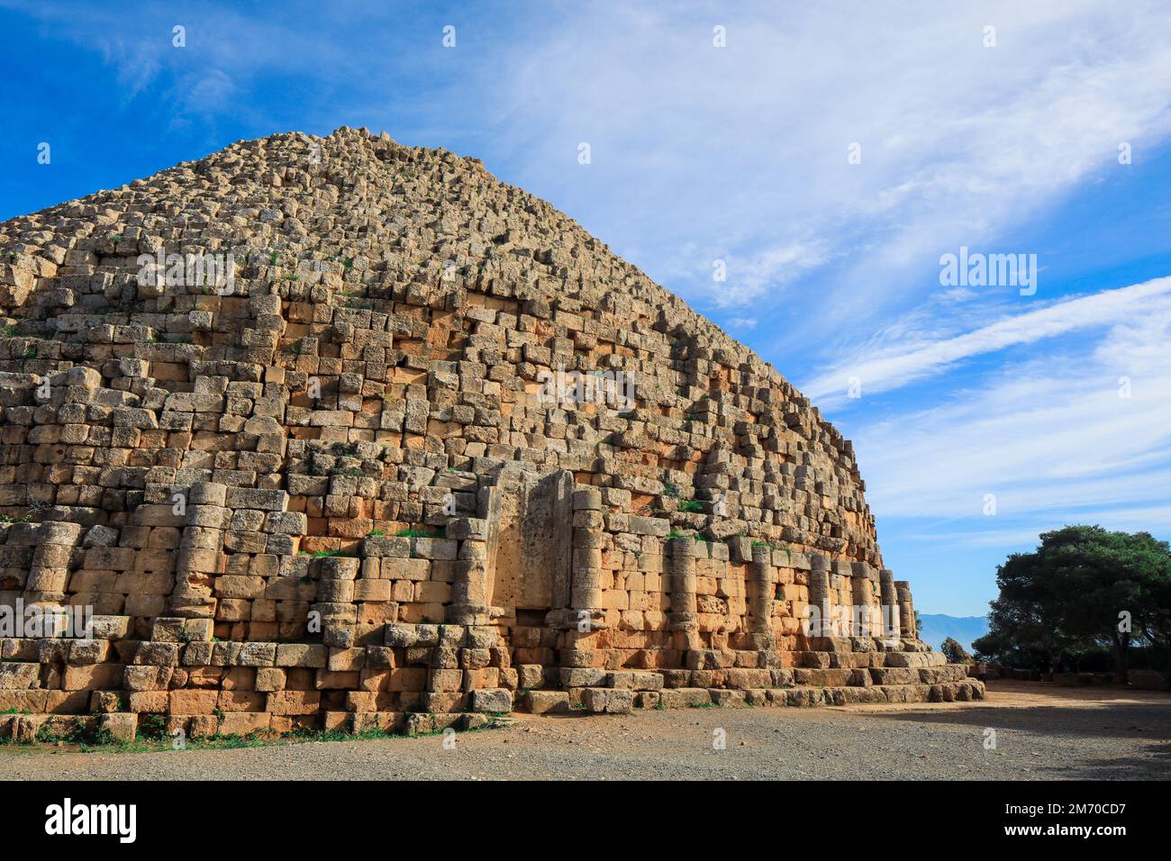 Vue aérienne des ruines du mausolée royal de Mauretania, monument ...