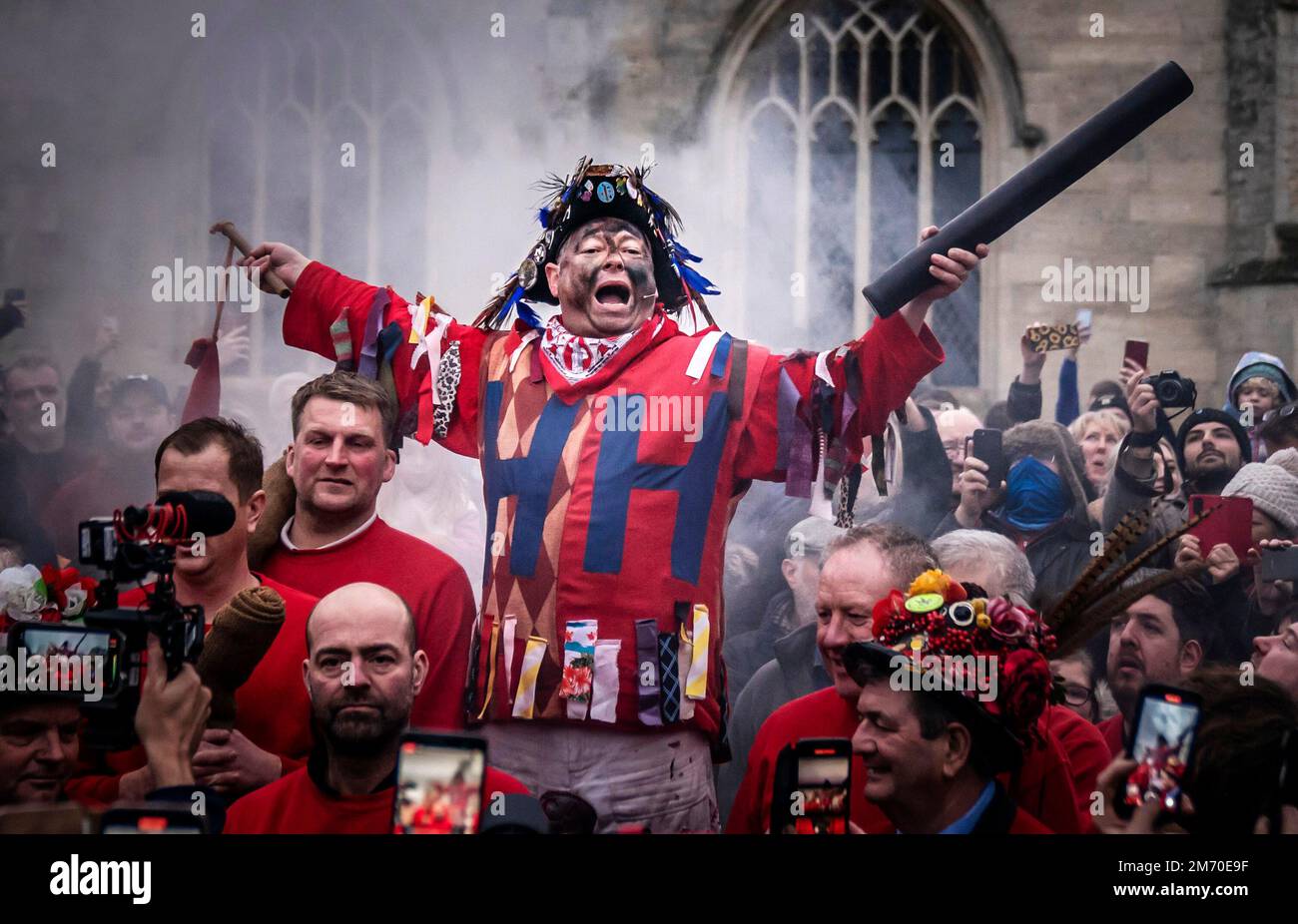 L'imbécile de cérémonie, James Chatwin, prononce un discours pendant le ...