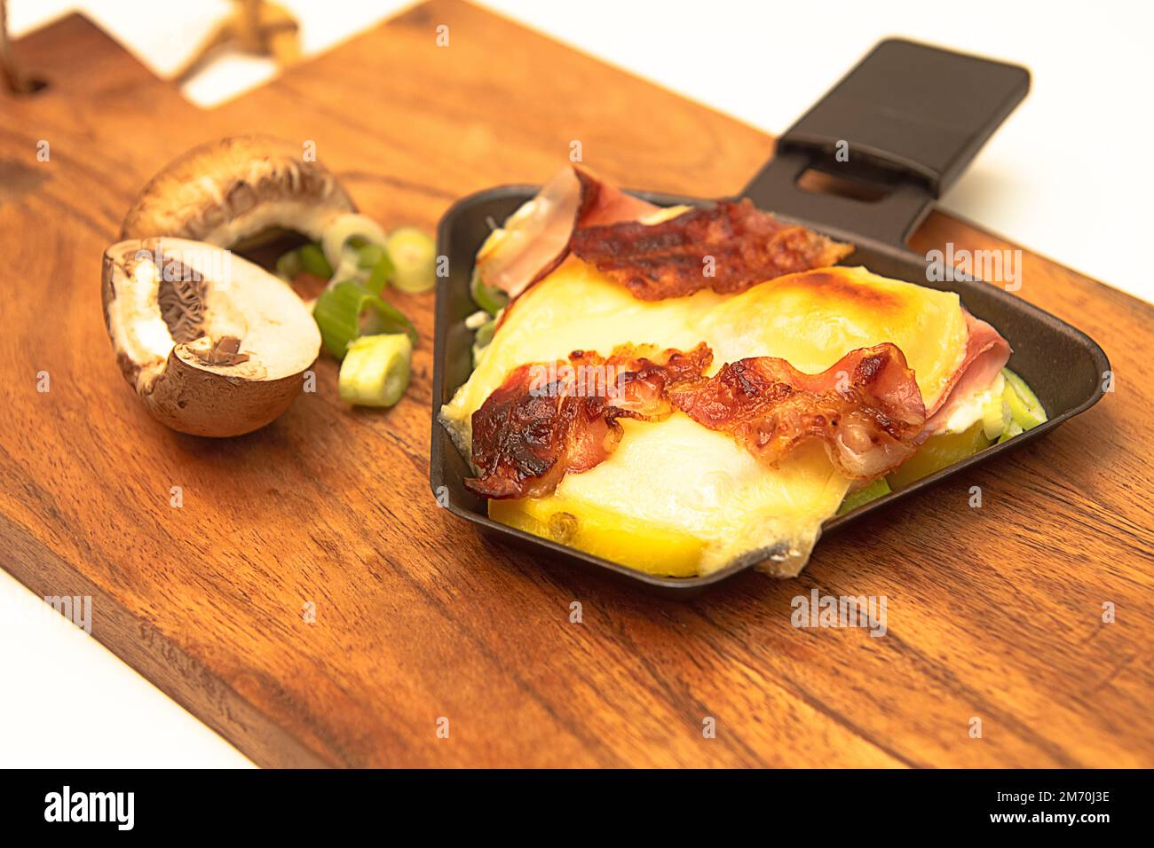 Raclette swiss cheese ham potato Banque de photographies et d’images à ...