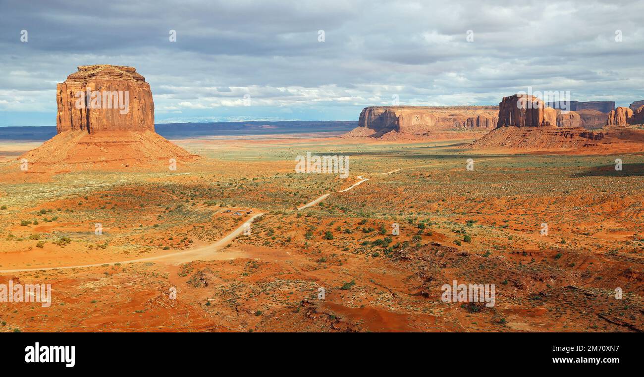 Monument valley road Banque de photographies et d’images à haute ...