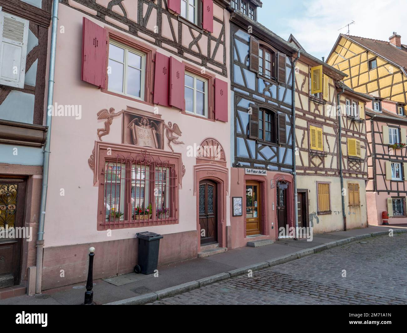 Maisons à colombages le long du cours de la Lauch dans le quartier de ...